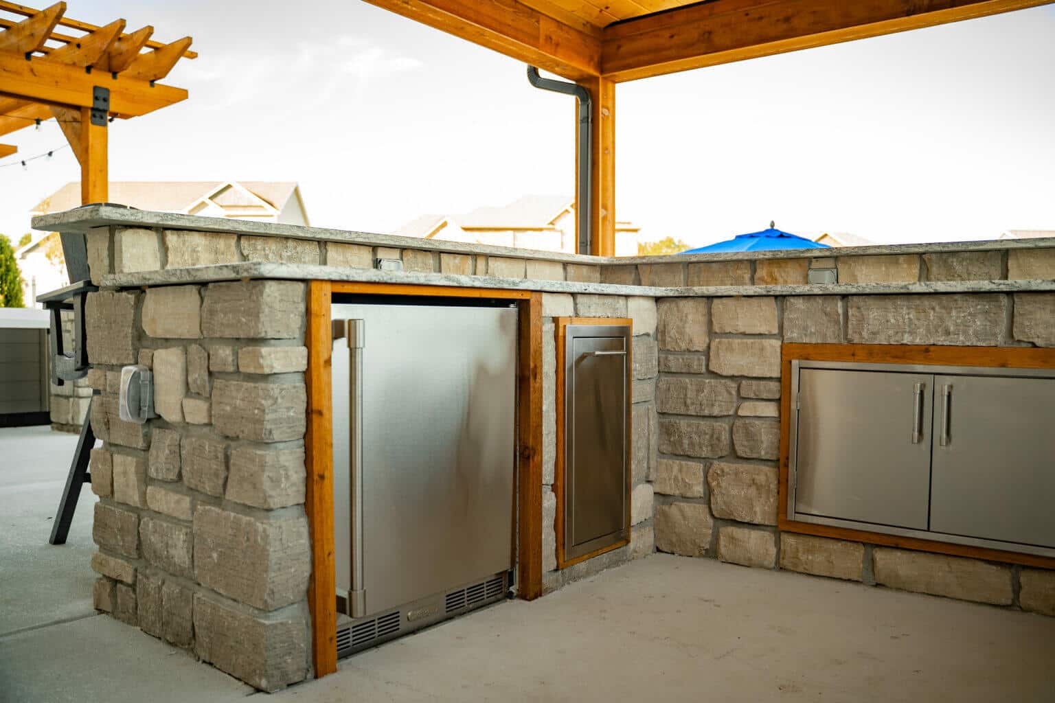 The Ultimate Outdoor Kitchen Design Guide | Elevate Outdoor